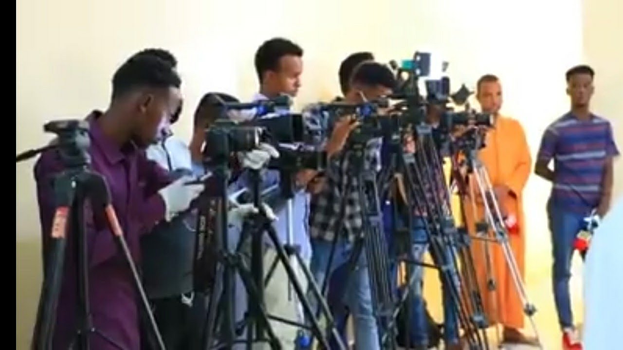 DEG DEG: SHIRKADA SOMPOWER OO GUDIDA COVID-19 KU WAREEJISAY LACAG DHAN ...