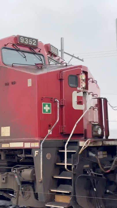 CP 9352 mid Dpu on CPKC 247 - YouTube