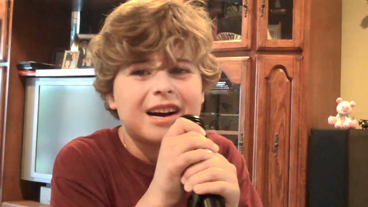 Mikey sings Tis Patridas Mou i Simaia--OXI DAY - YouTube