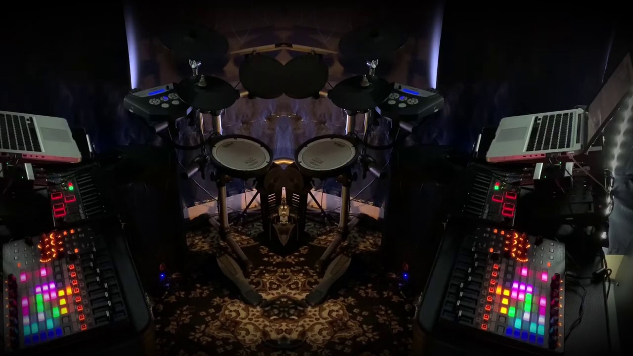 Akai APC 40 MK2 live looping. Abelton live session - YouTube