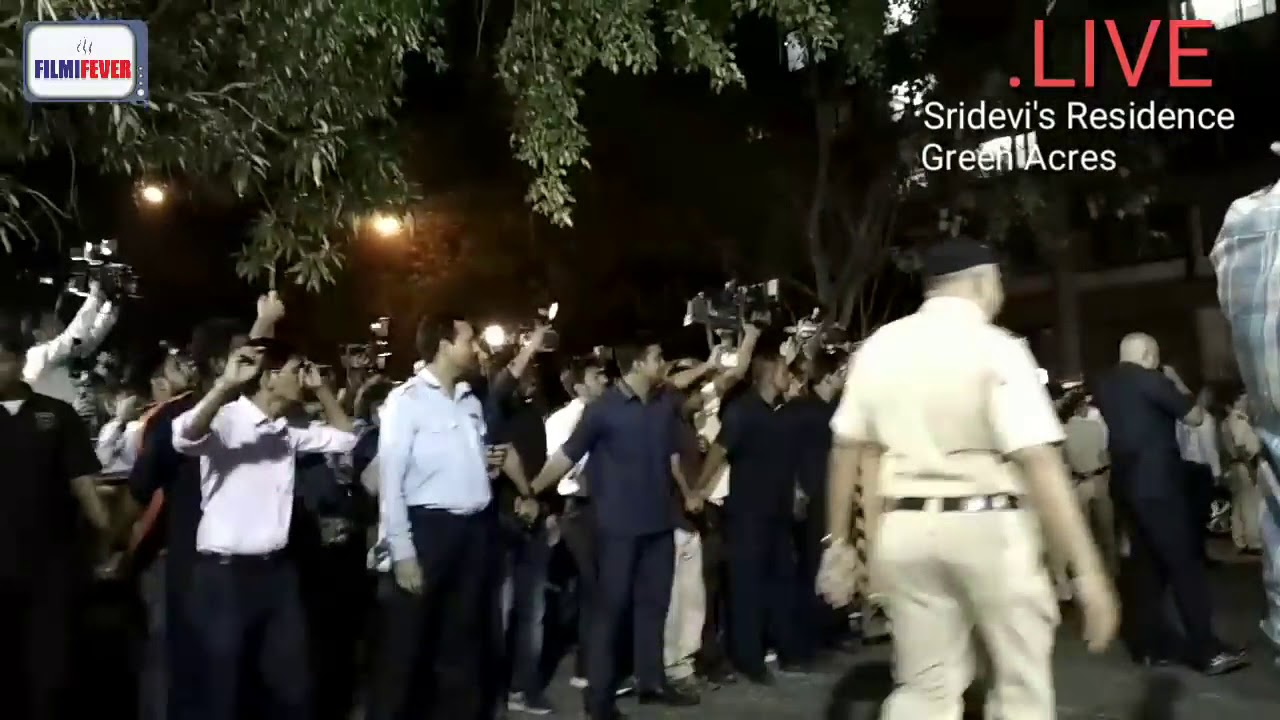 Live shridevi arrived in Mumbai : Sridevi's Dead Body ARRIVES In Mumbai ...