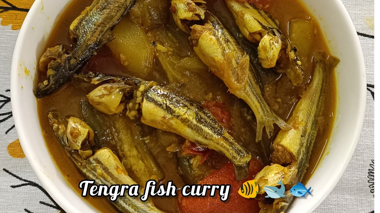Tengra Fish curry|Aloo Begun diye Tengra macher jhol|Bengali macher ...