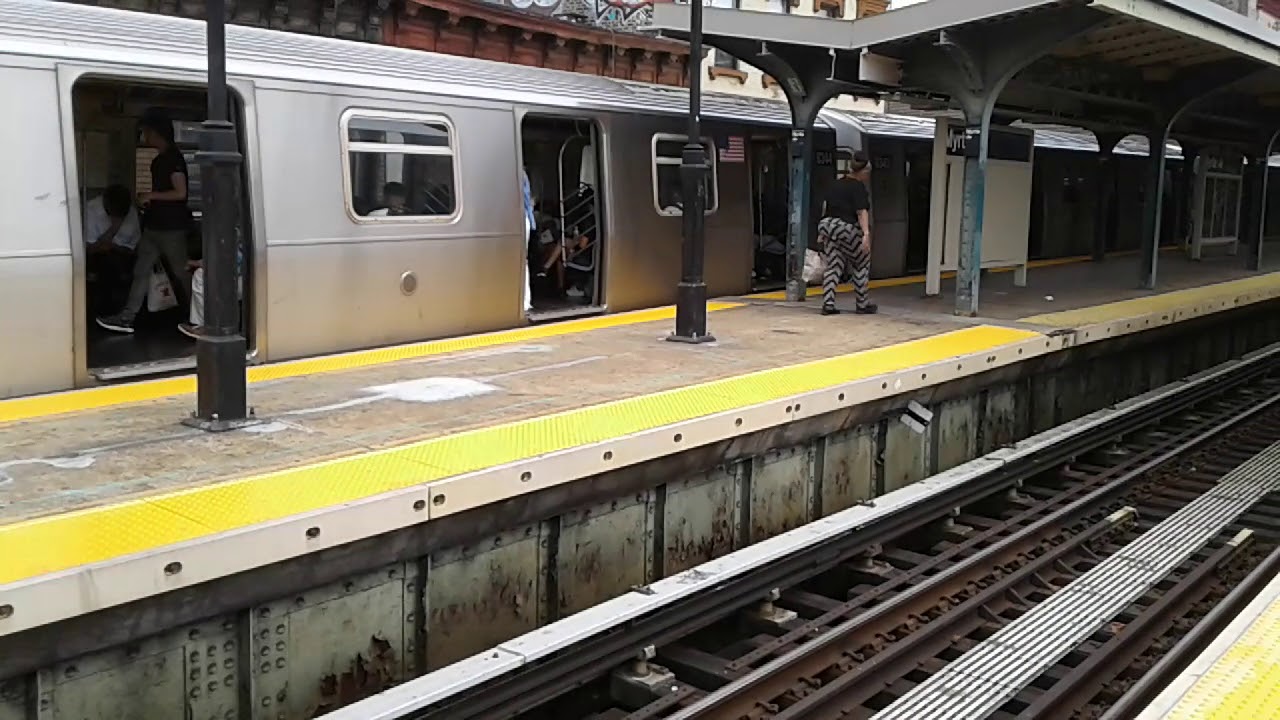 R32 (J) Train & R160 (J) Train @ Myrtle Avenue-Broadway. - YouTube