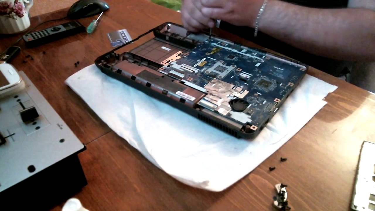 Disassembly of the laptop Emachines E430 - YouTube