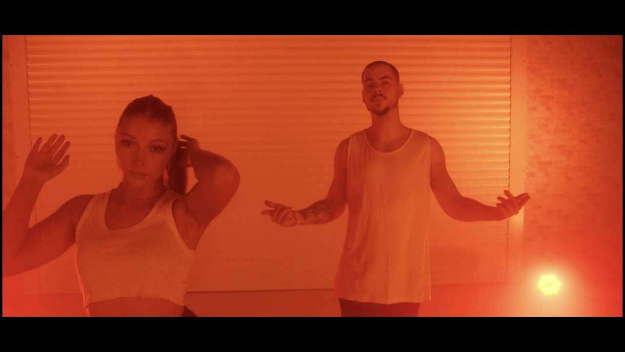 Alex Mallow - Toute la Nuit (clip officiel) - YouTube