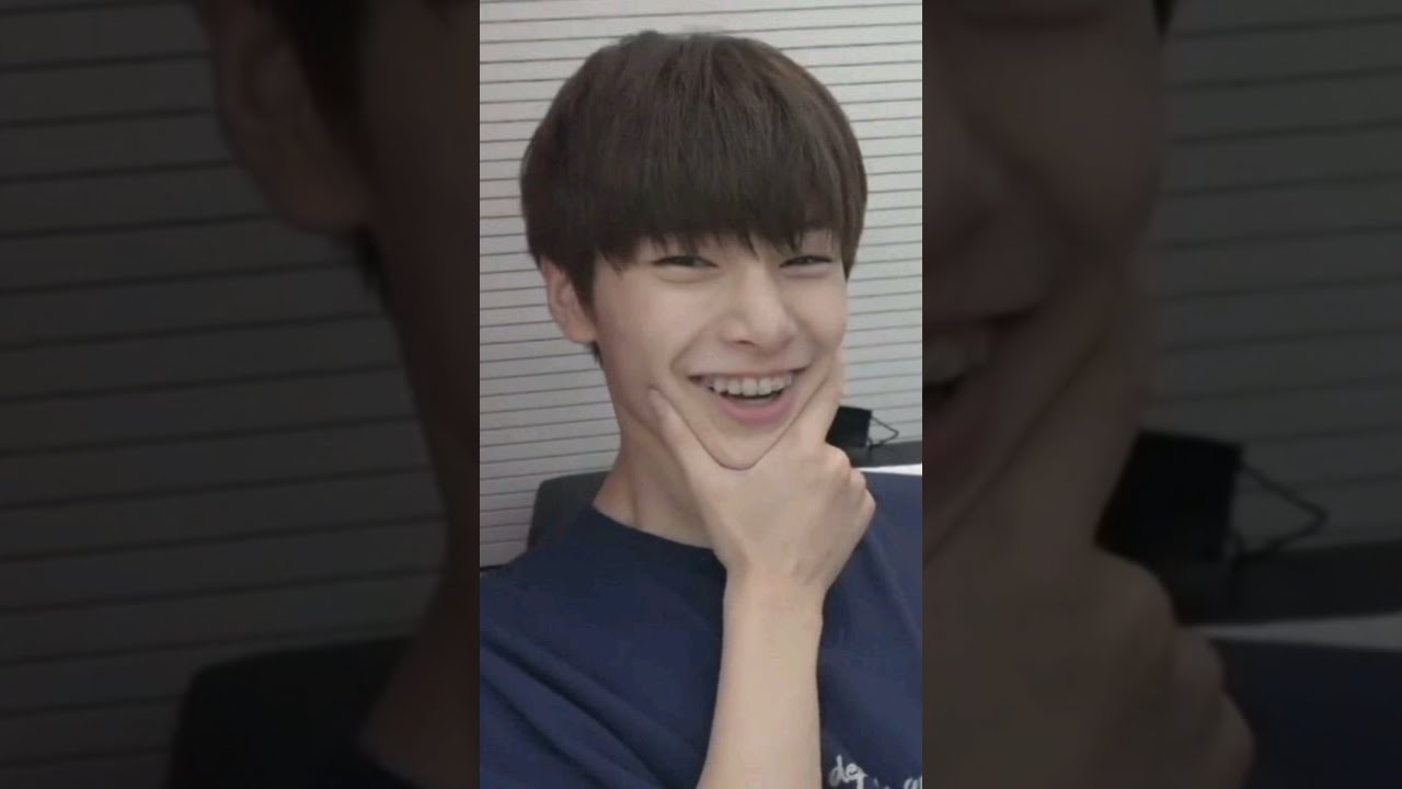 Stray Kids With & Without Makeup - YouTube