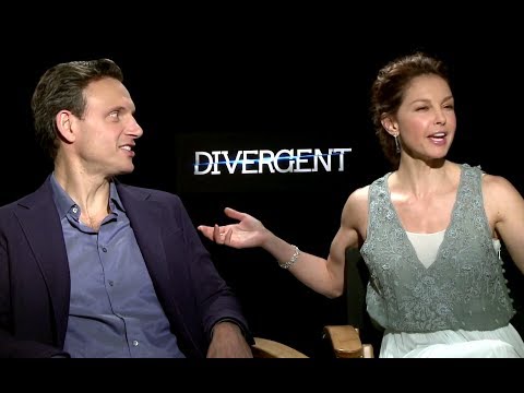 Ashley Judd & Tony Goldwyn Interview - Divergent (2014) JoBlo.com HD