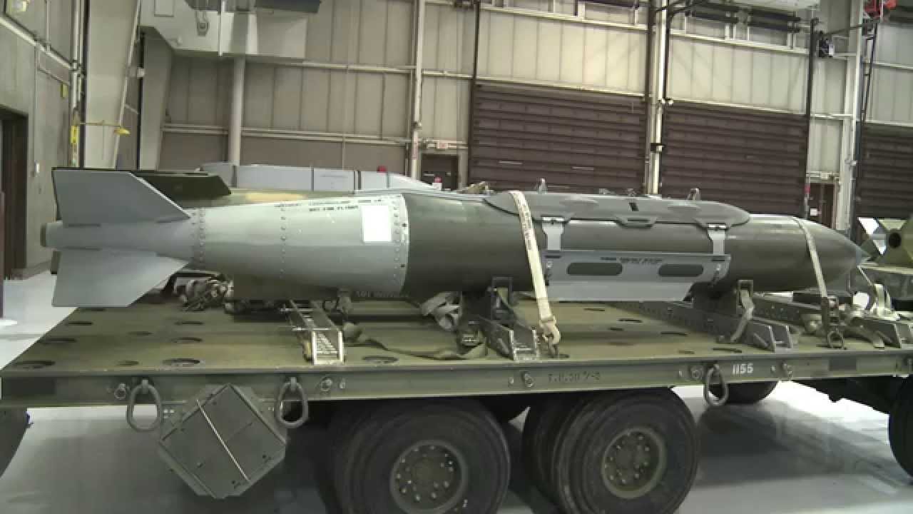 Behind the Scenes Look at the B2 Bomber - YouTube