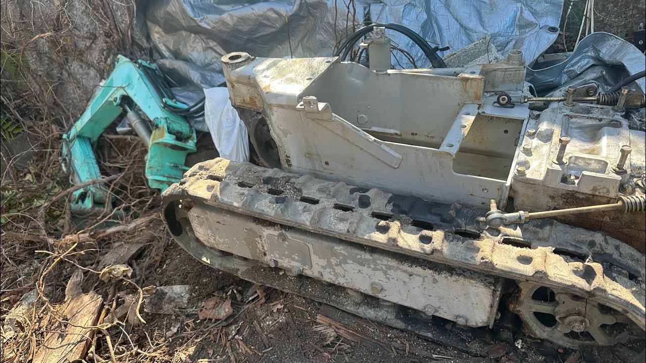 Reawakening a Vintage Excavator: The Restoration Journey kobelco ss1 ...