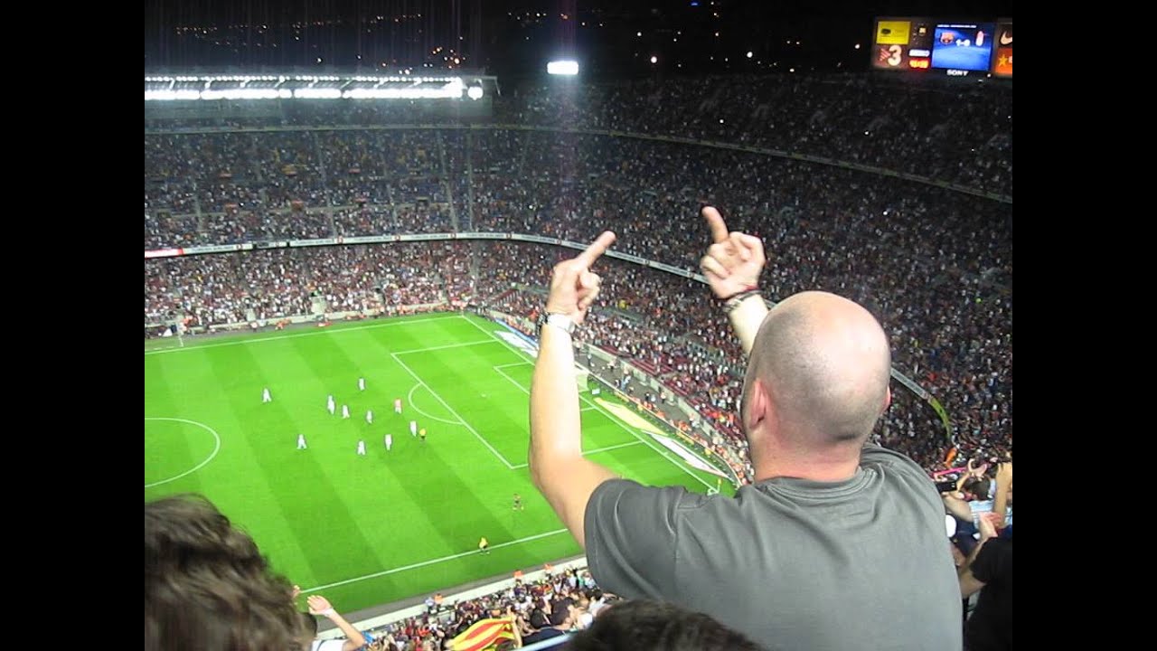 Xavi Hernandez scores for FC Barcelona insane crowd at Camp Nou - YouTube