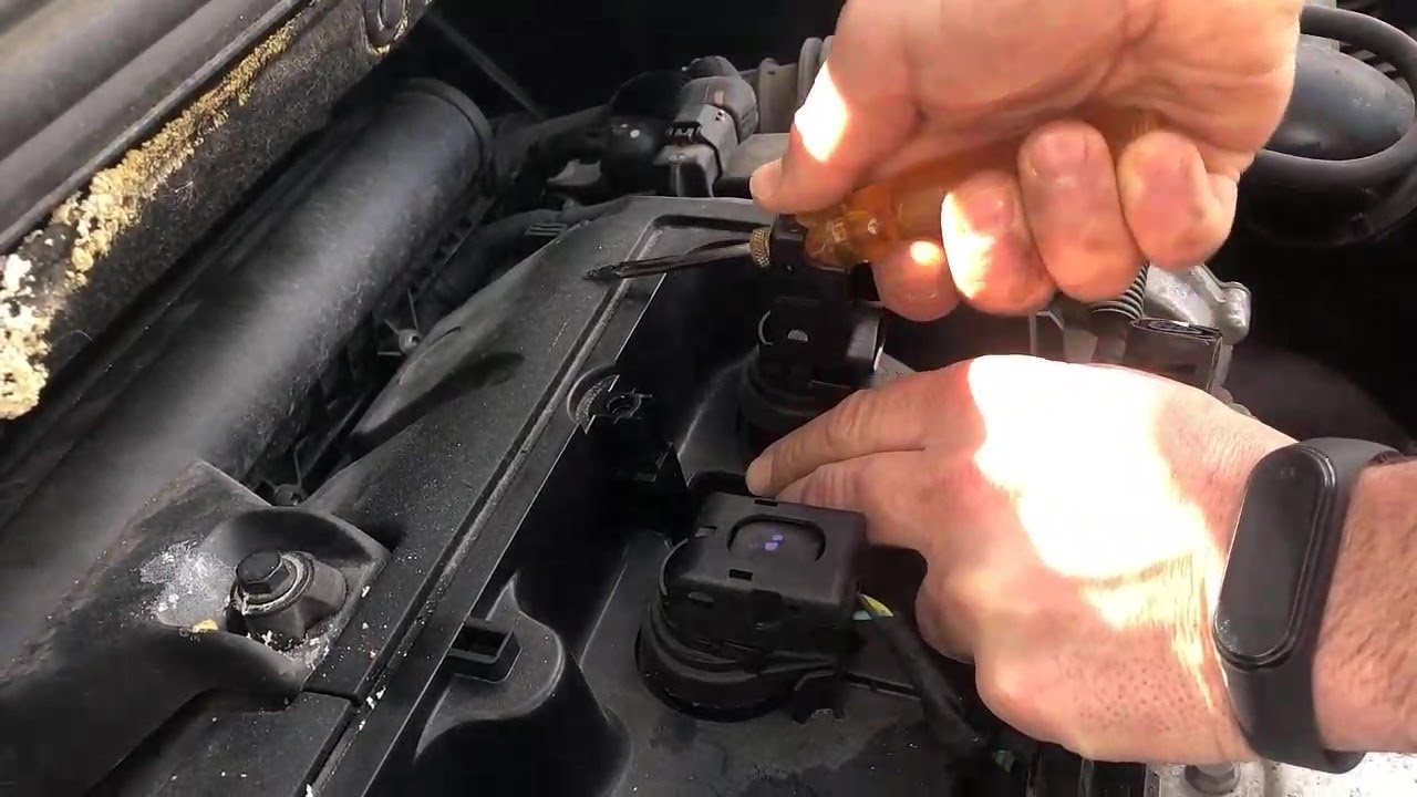 How to change spark plugs in Citroen C4 - YouTube