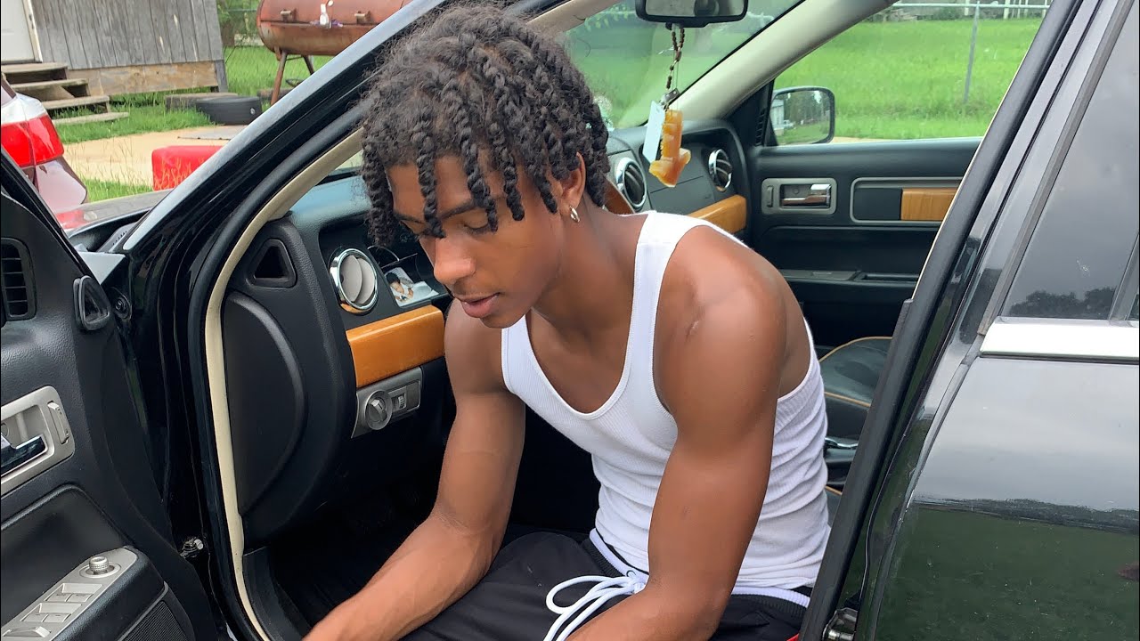 Intro Vid!!! Woahaj🛴💙 up Next - YouTube