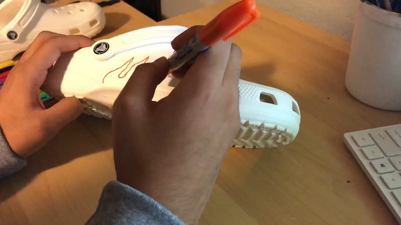 CUSTOM SHARPIE CROCS & VLOG - YouTube
