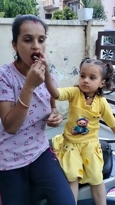 Anaya ne chhin li mamma se toffee 😂😅🍬🍬🍬#youtubeshorts #trending #shorts #viral - YouTube