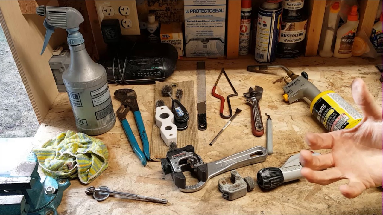 Plumbing 101, Soldering Copper Pipe, Part 2 - YouTube