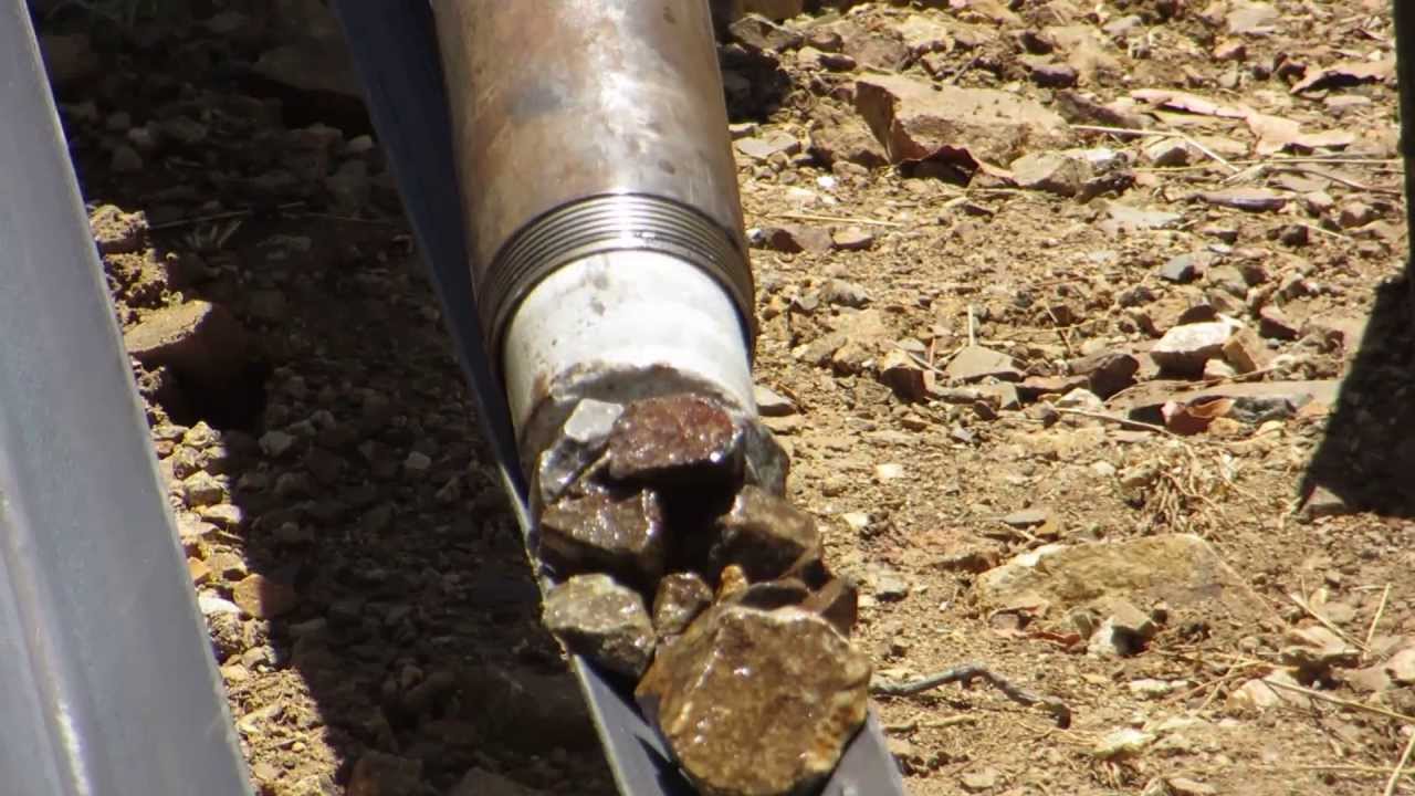 Pumping out HQ core samples - YouTube