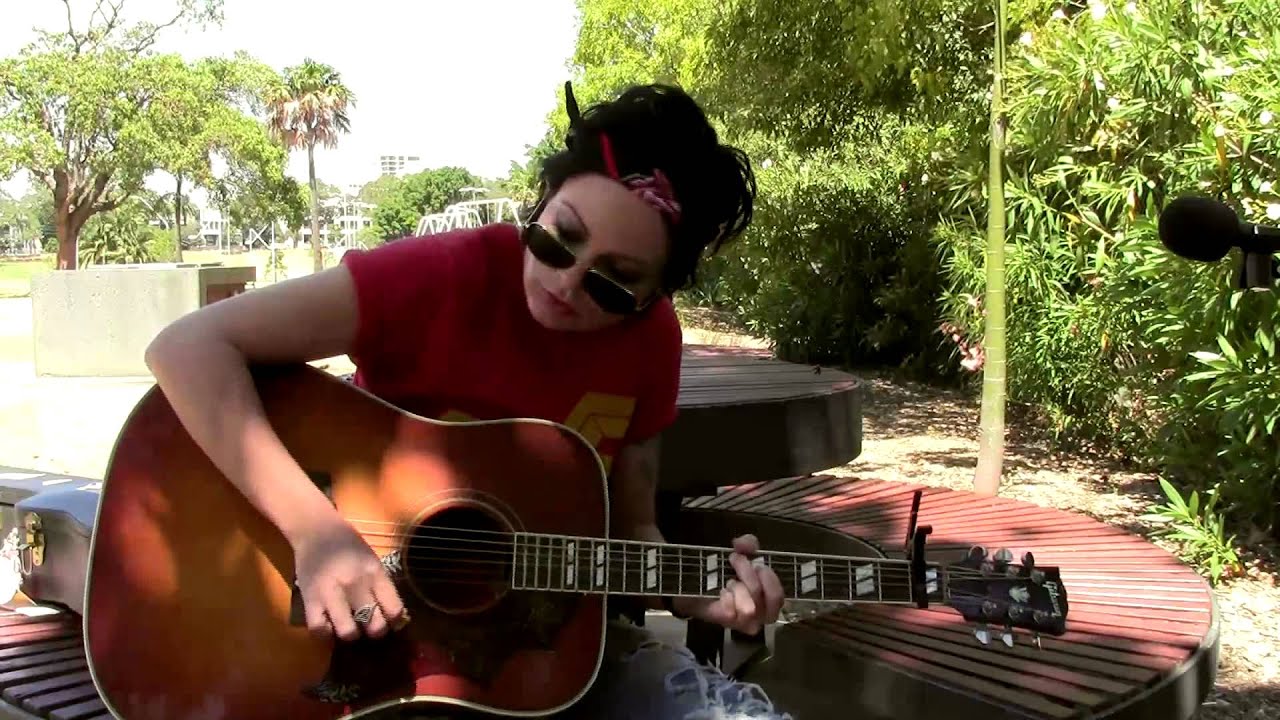 Sarah McLeod (The Superjesus) LIVE and Acoustic: "Second Sun" - YouTube