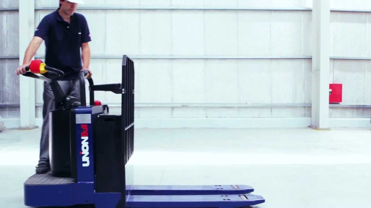 Transpallet eléctrico hombre a bordo CBD30T - YouTube