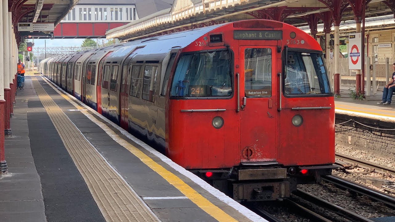 Bakerloo Line 1972 stock 3263 loud motor compilation - YouTube