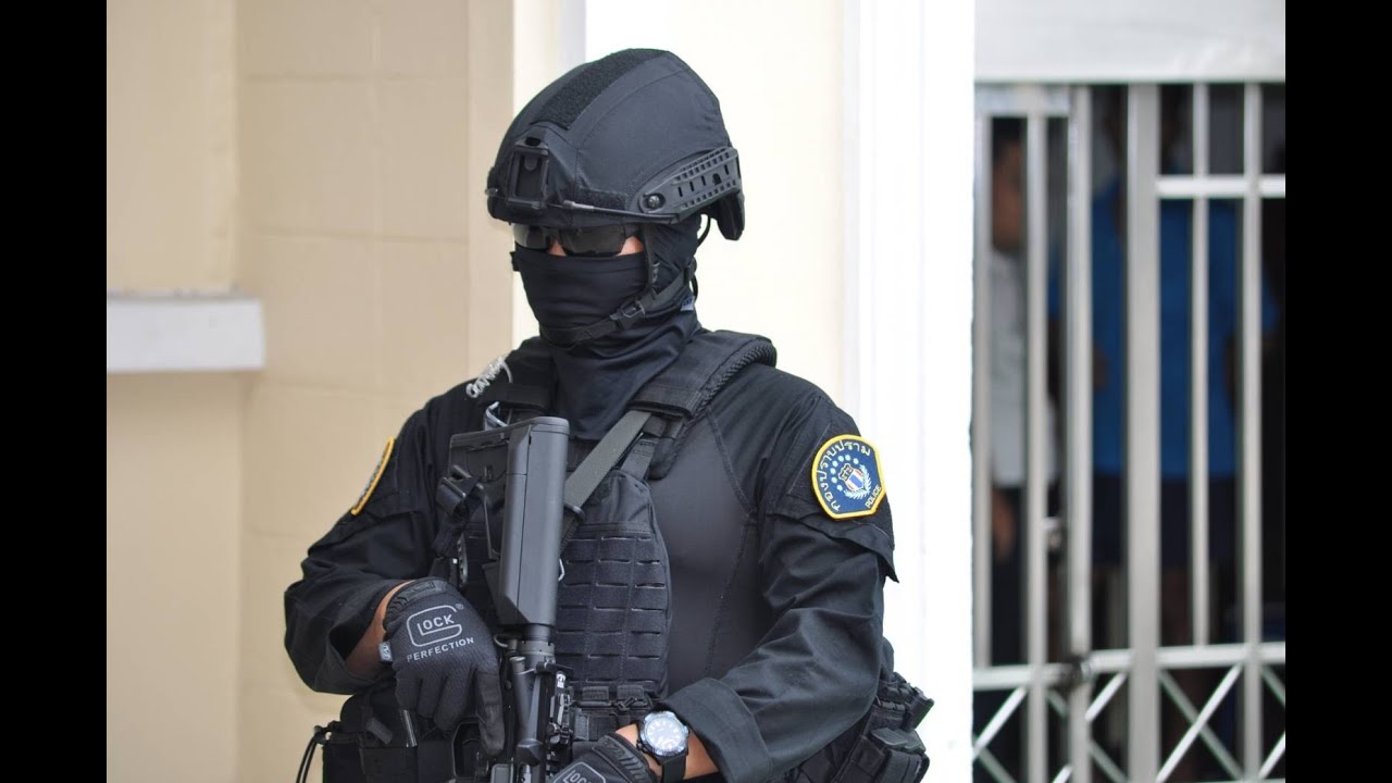 Real life SWAT team - YouTube
