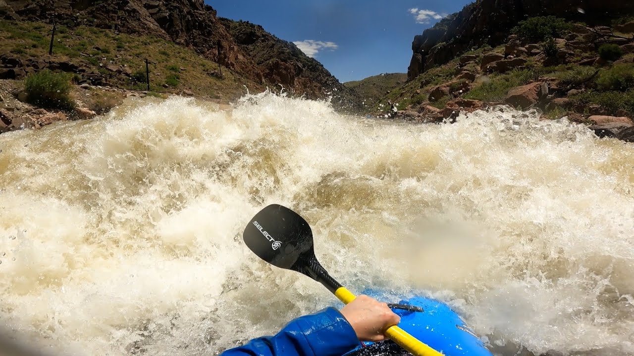 Royal Gorge Arkansas River Kayaking 4000CFS - YouTube