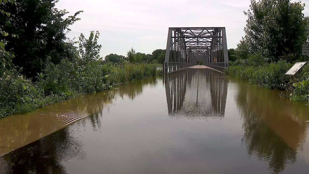 Flooded moment of peace and nature at Old Cedar Ave bridge - YouTube