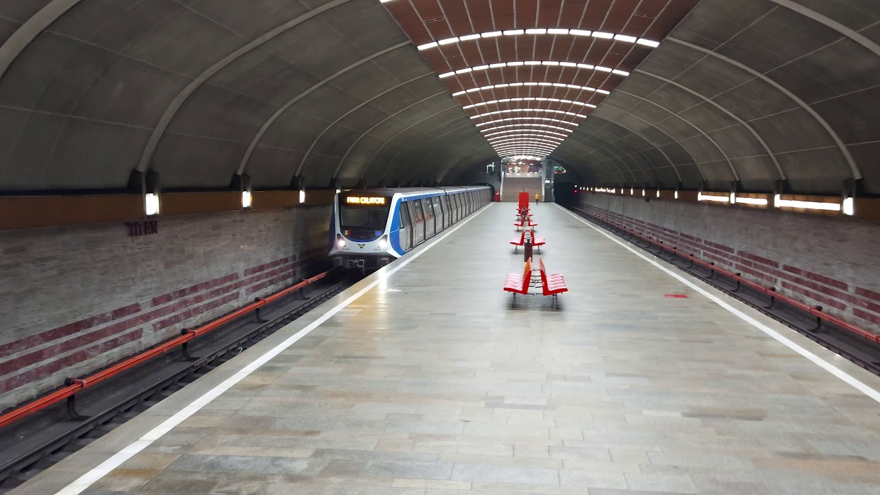 Rama de Metrou CAF 1315-2315 Bistrița trecând prin Stația Titan - YouTube