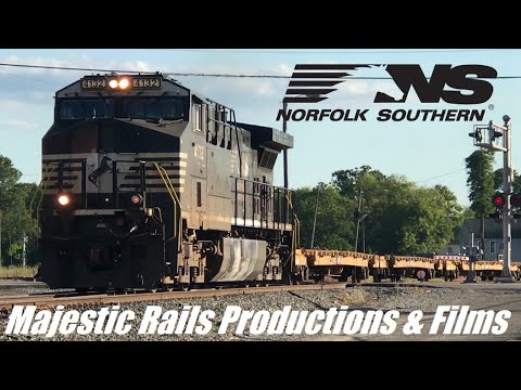 NS 4132 AC44C6M Solo Leads E03 EB Through Goldsboro NC W/A String of Flat Cars - YouTube