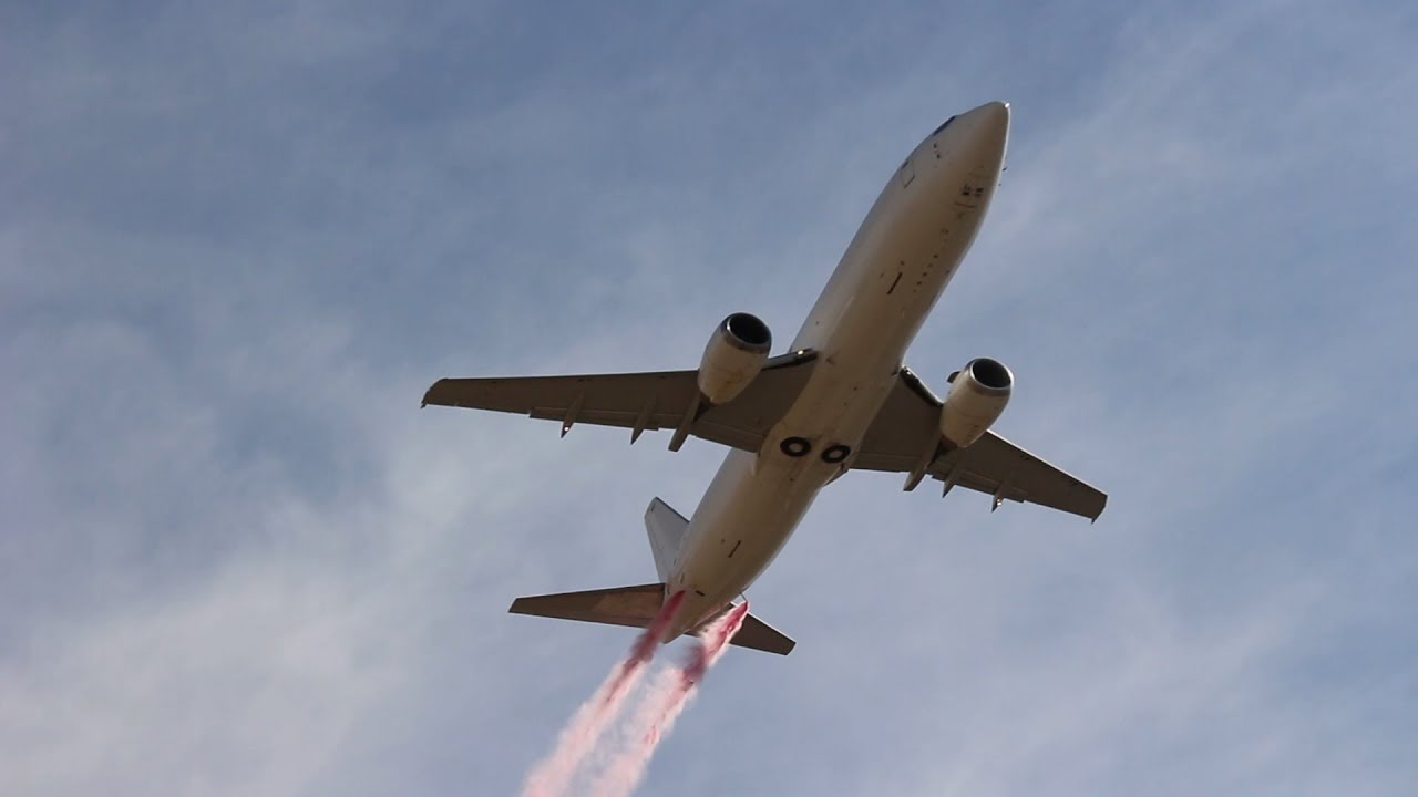 U.K. Spray Plane in Moses Lake - YouTube