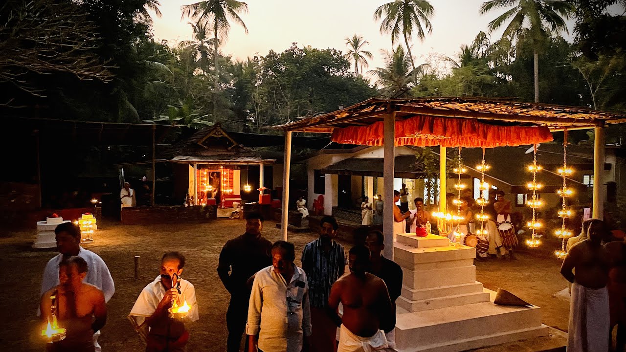 Sree Puthari Chathoth Paradevatha Temple | Theyyam 2023 | Thira ...