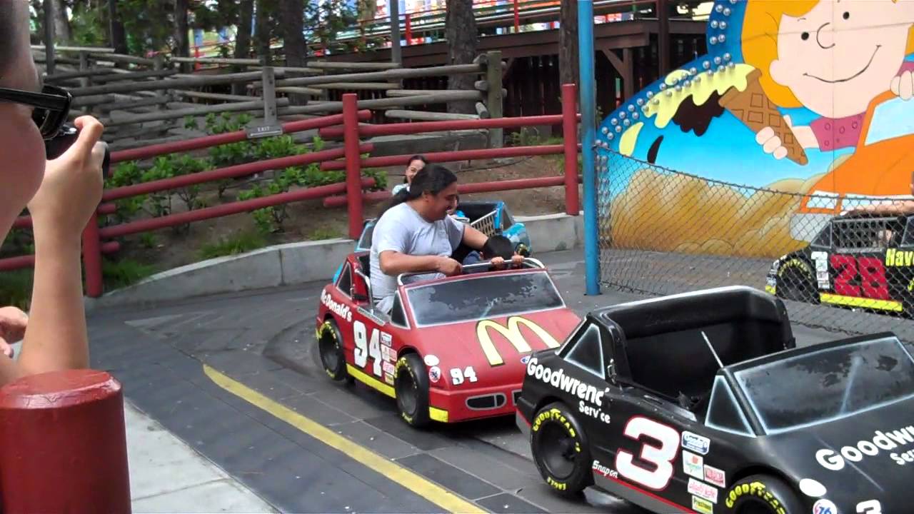 Mommy & Aiden at Knotts Berry Farm - YouTube