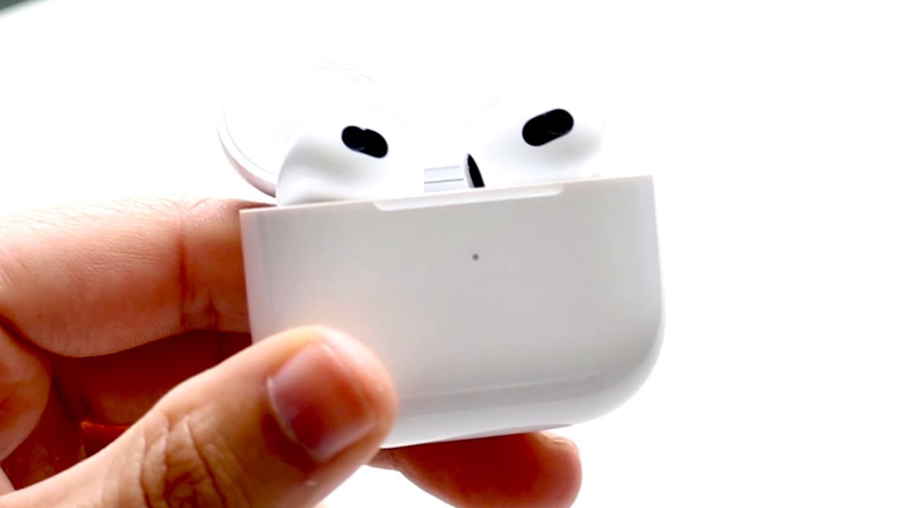 How To FIX Right/Left AirPod Not Working! (2022) - YouTube