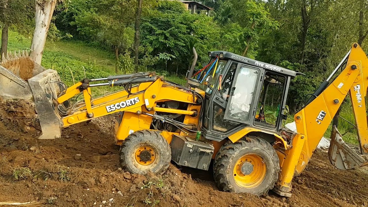 JCB Working on Mud - JCB Dozer Leveling Ground - Dozer Video 7 - YouTube
