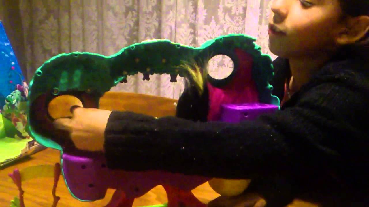 Zelf bee sweet tree house review - YouTube