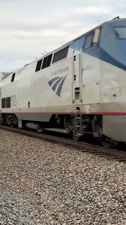 Amtrak 94 and 132 meet at Newington Junction - YouTube
