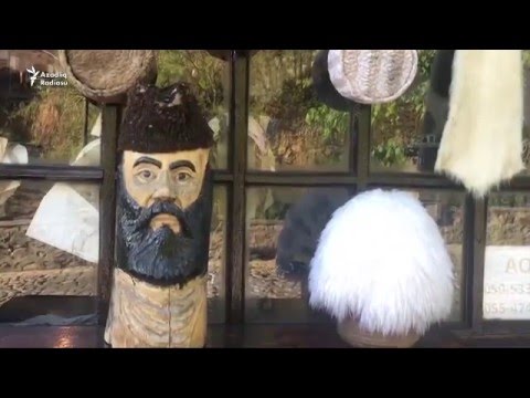 Papaqçı dükanı selfie oylağına çevrilib