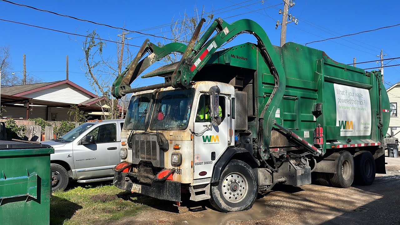 Waste Management:Peterbilt 520 McNeilus Atlantic on commercial trash ...