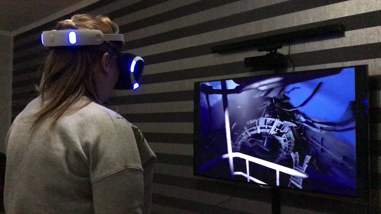 playstation VR deep sea diving ( my partner playing the deep sea dive for the first time) - YouTube