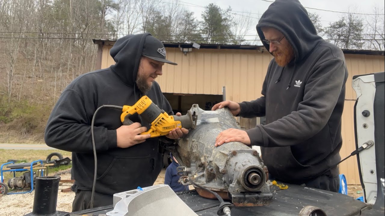lets cut a transmission apart for a ultrabell! TH400 - YouTube