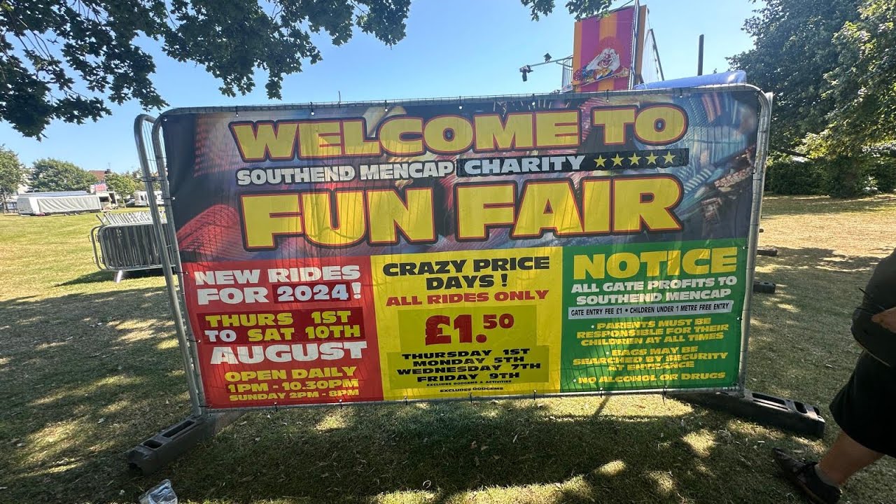 Chalkwell Park fun fair construction update day 3 - YouTube