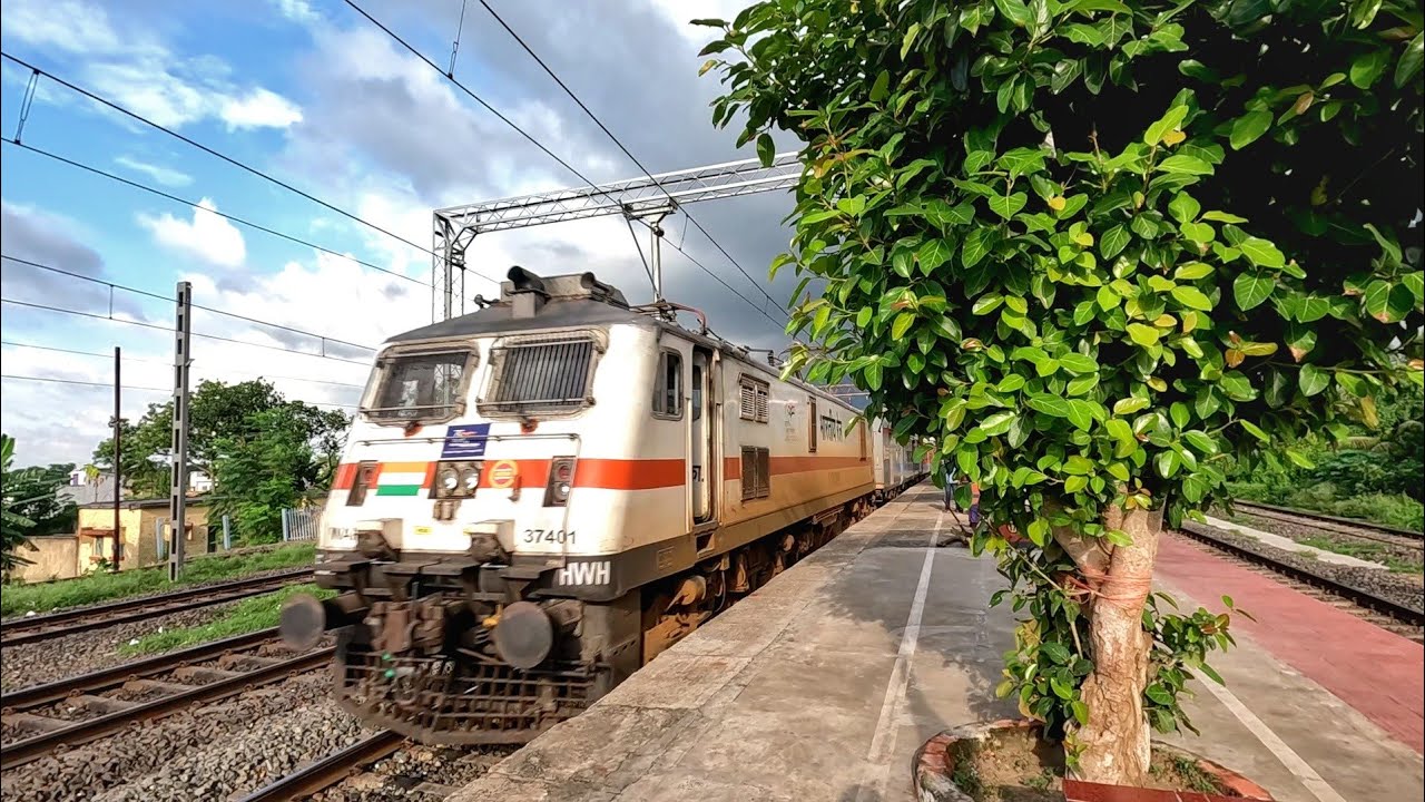 110 Km/H Speedy LHB Trains : Duronto + Purvanchal + Coalfield + Akal ...
