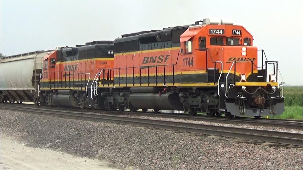 BNSF 1744 leads the L HLA-608 again at Pacific Junction, Iowa. - YouTube