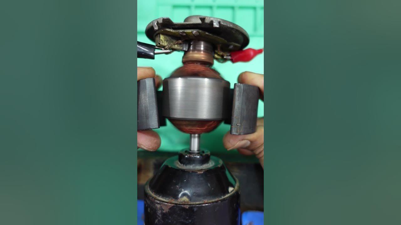 DC electric motor spinning with one and two permnent magnets - YouTube