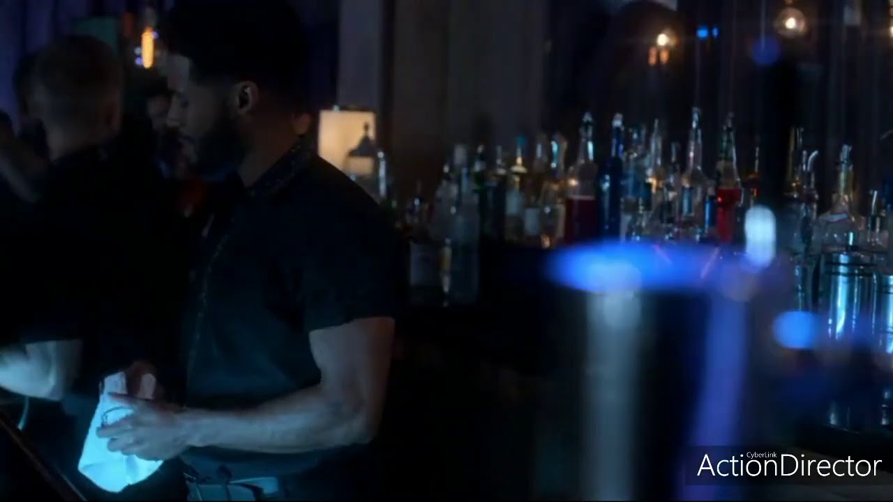 EVA LLEGA AL LUX (LUCIFER TEMPORADA 4) - YouTube