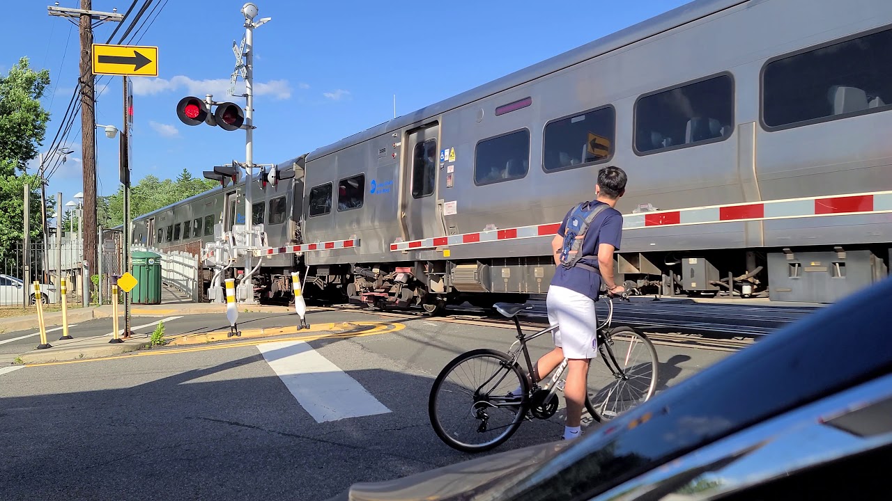 LIRR M7 7637 Departing Little Neck - YouTube