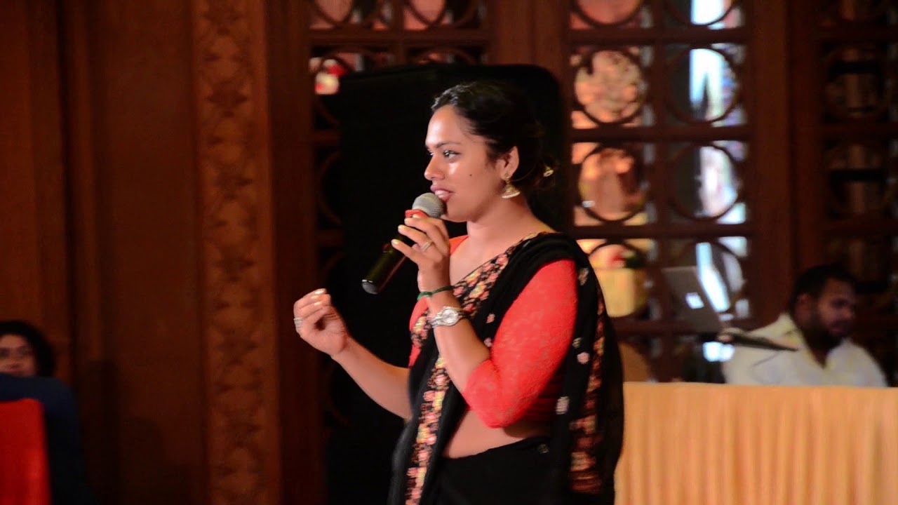 Emcee Jessica Sharma hosting destination wedding Goa - YouTube