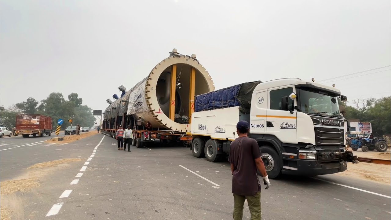 452 tire truck with 1000 ton weight the truck takeninside the market ...