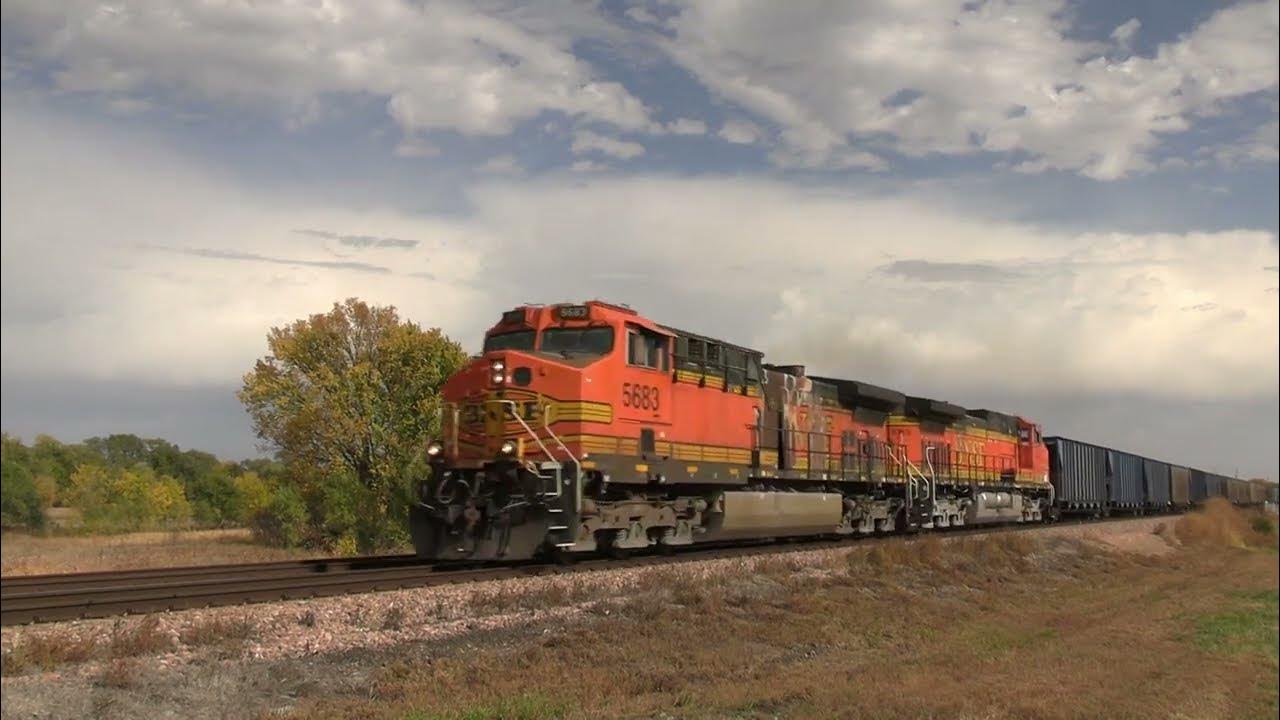 BNSF 5683 West - YouTube