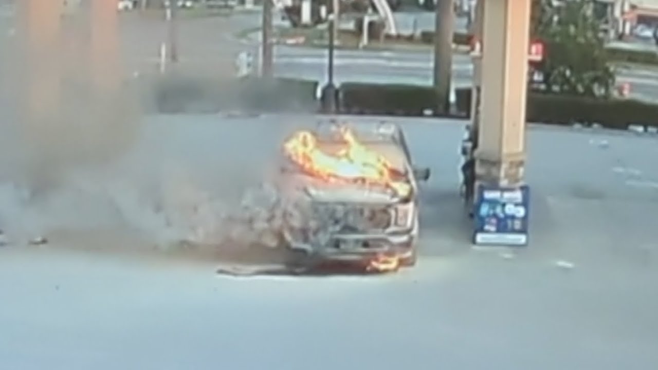 Truck Fire 2021 Ford F-150 F150 Spontaneous Combustion Engine Fire ...