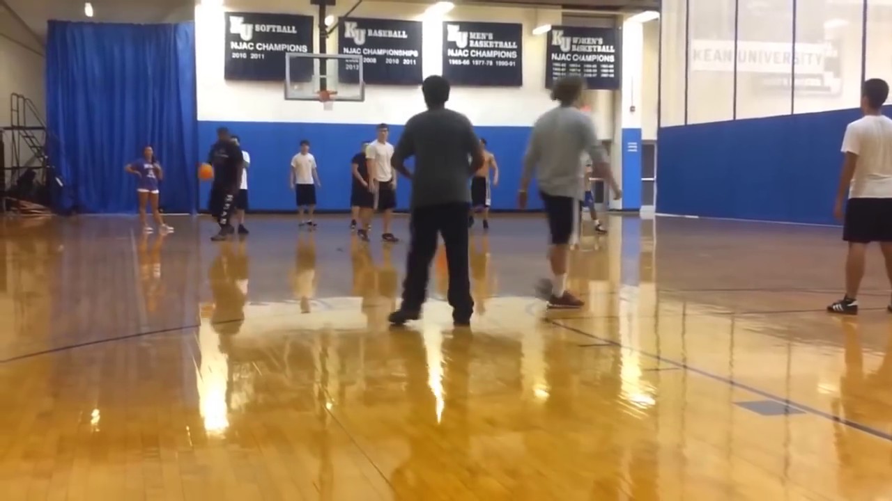 como esquivar un balón al activar el ultra instinto... - YouTube